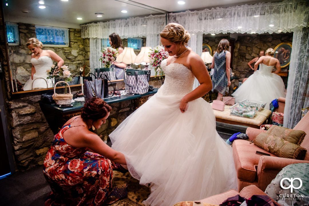 Pretty Place wedding - Artisan Traders reception in Greenville,SC ...